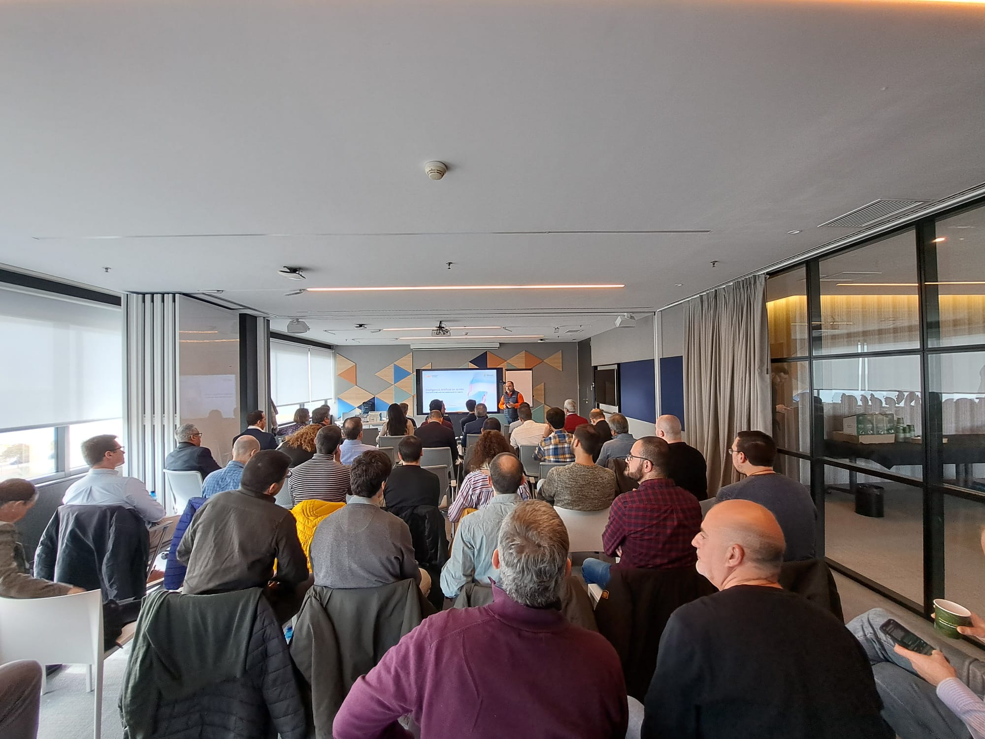 Aforo completo en el evento "IA en acción" en Microsoft Barcelona
